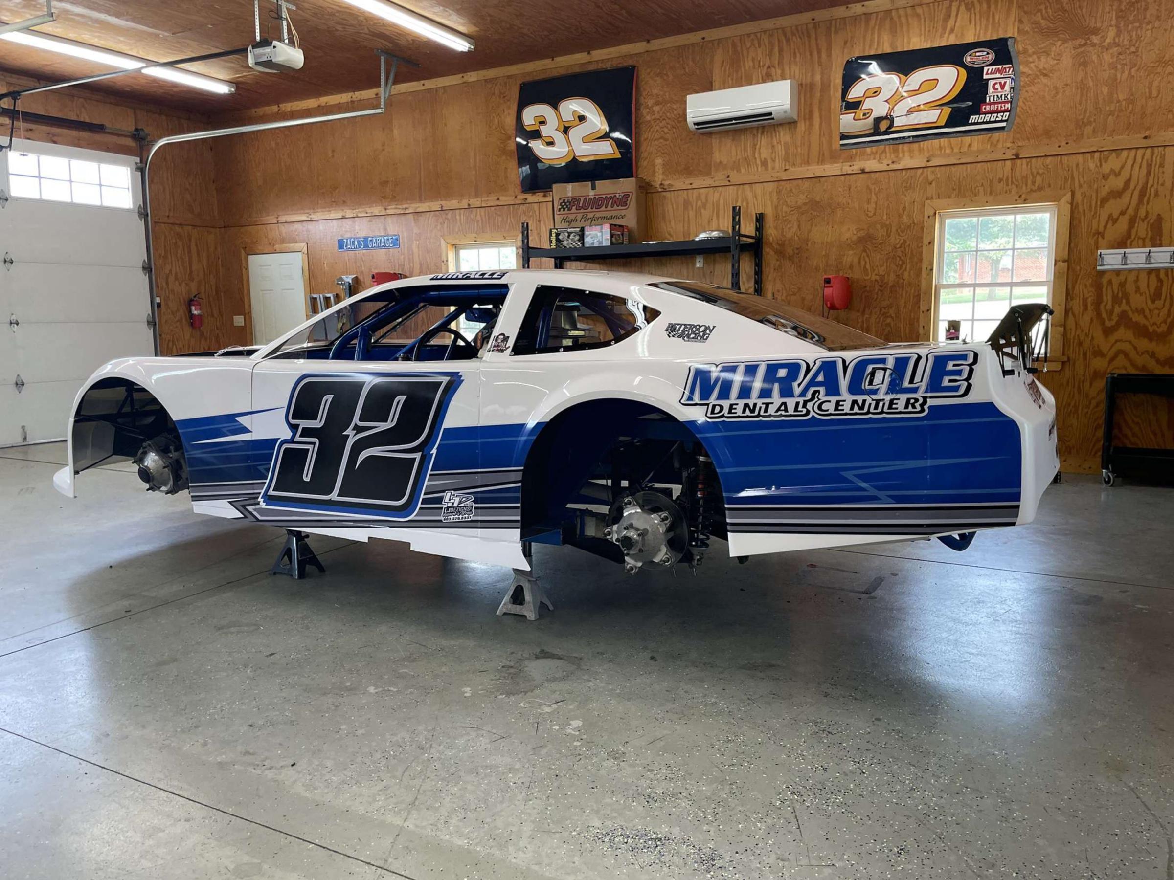 Zack/Jerry Miracle LMSC by Landon Rapp - Trading Paints