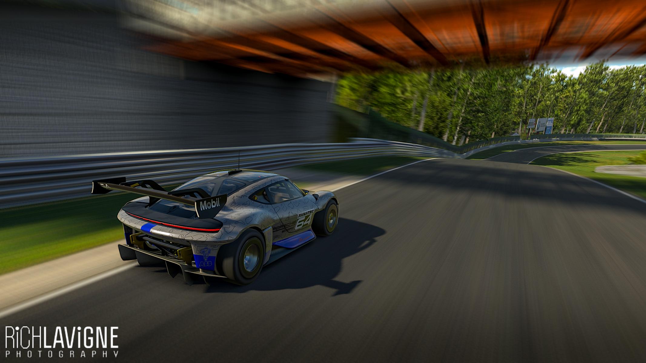 Mission R - 992 Launch Edition by Richard Lavigne - Trading Paints