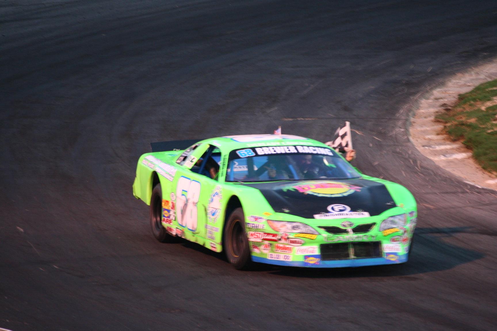 Robbie Brewer by Nolan Marshall - Trading Paints