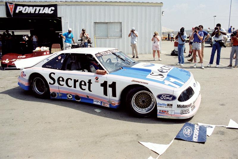 Lyn St. James #11 Secret / Roush FORD Mustang 1987 IMSA GTO by Emerson ...