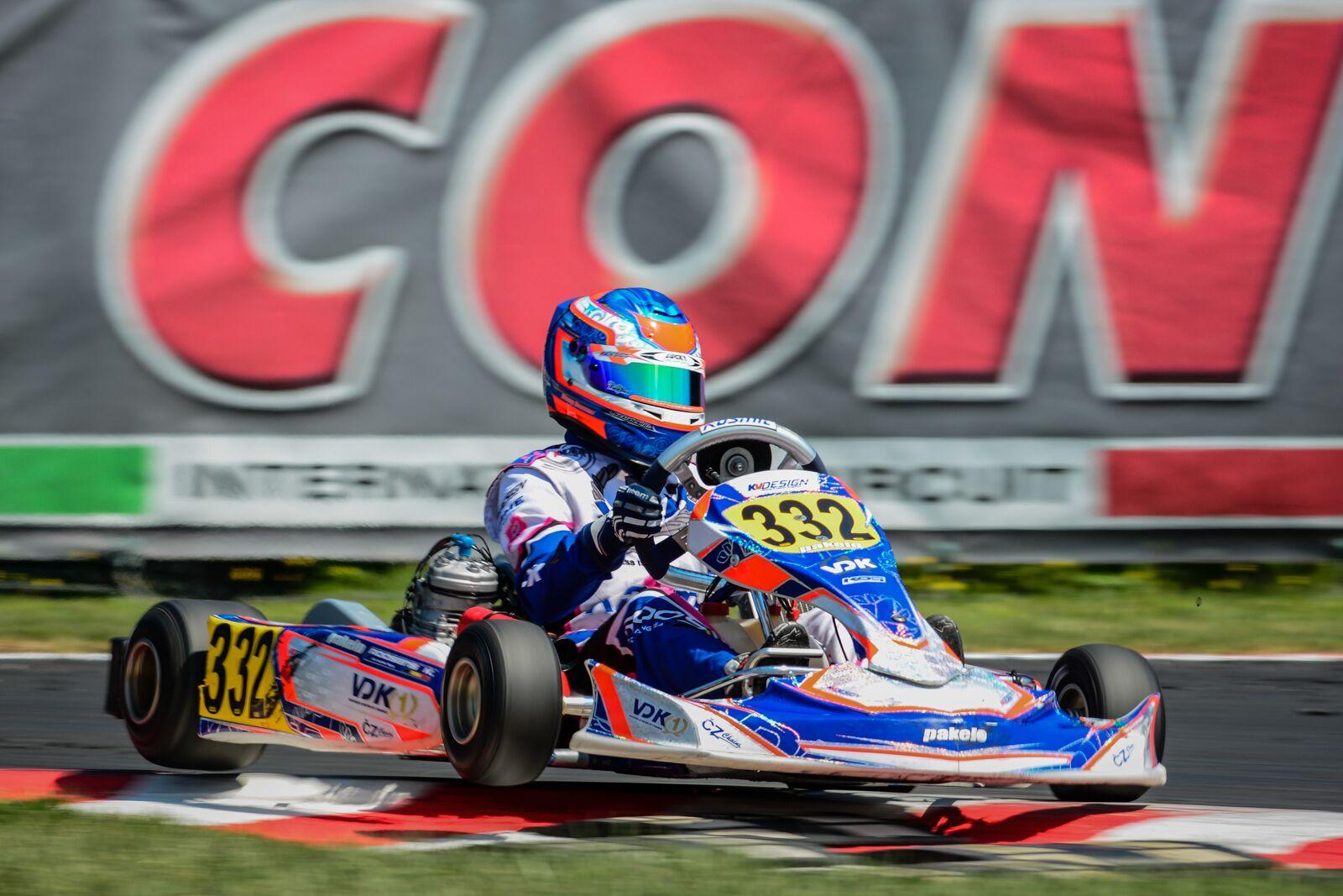 Mercedes AMG GT3 SRT eSport by Dominique Deligne - Trading Paints